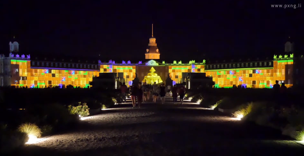 "Capture the Pyramid": Multiplayer Mapping Game - showcased